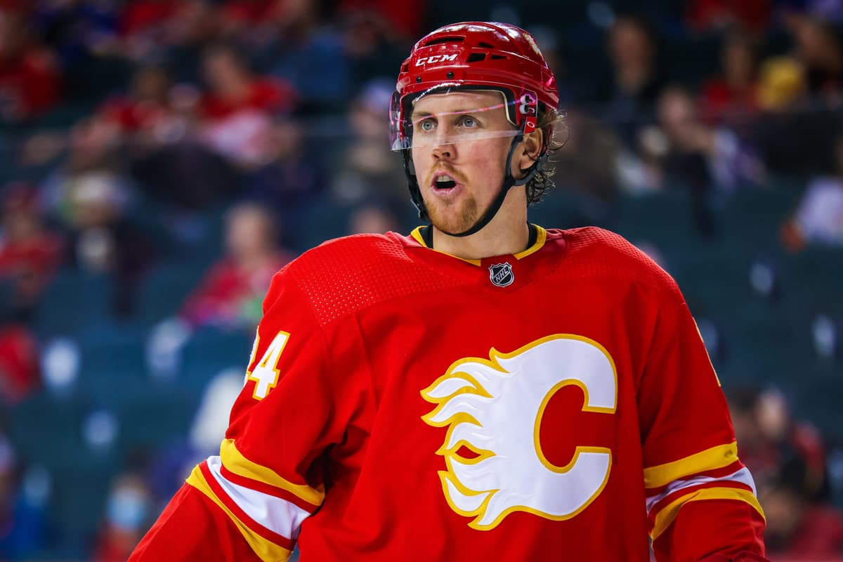 WATCH: Brett Ritchie scores to chase Mike Smith early in Game 1